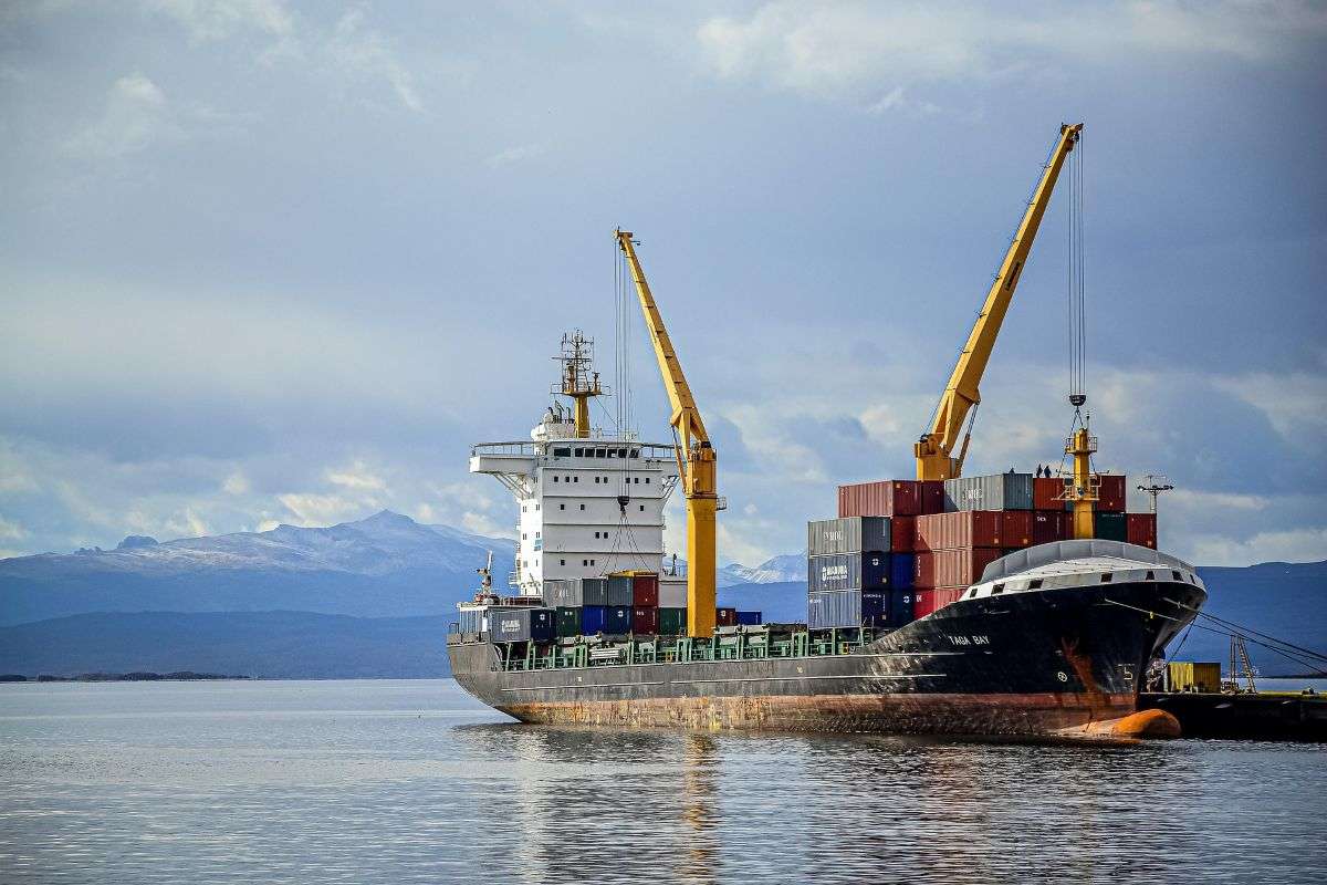 How to Handle Delays in International Shipping - BETTER FREIGHT AND ...